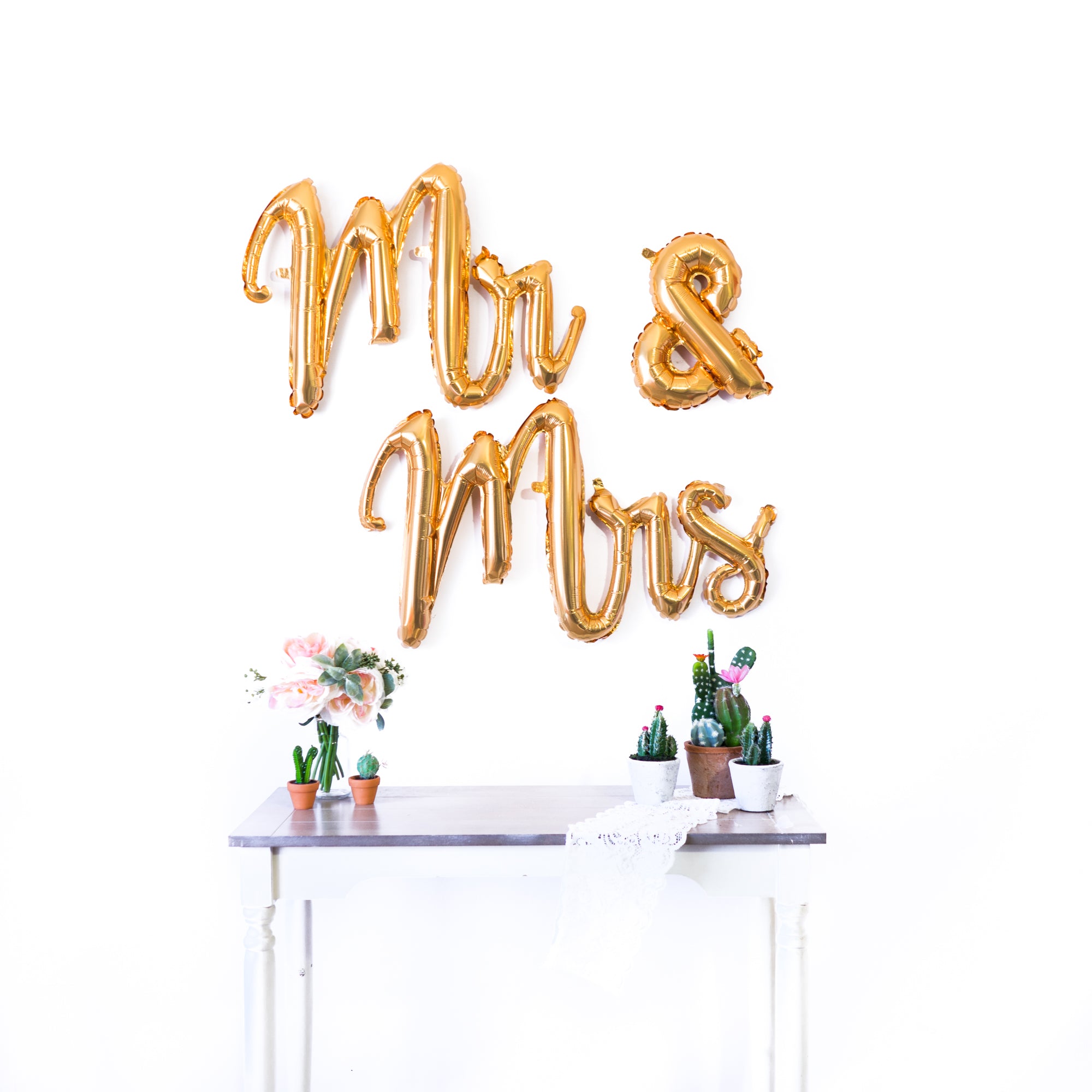 Mr and mrs balloon store